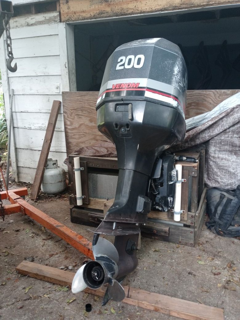 I have a 95 outboard Johnson 200 V6 for Sale in Houston, TX - OfferUp