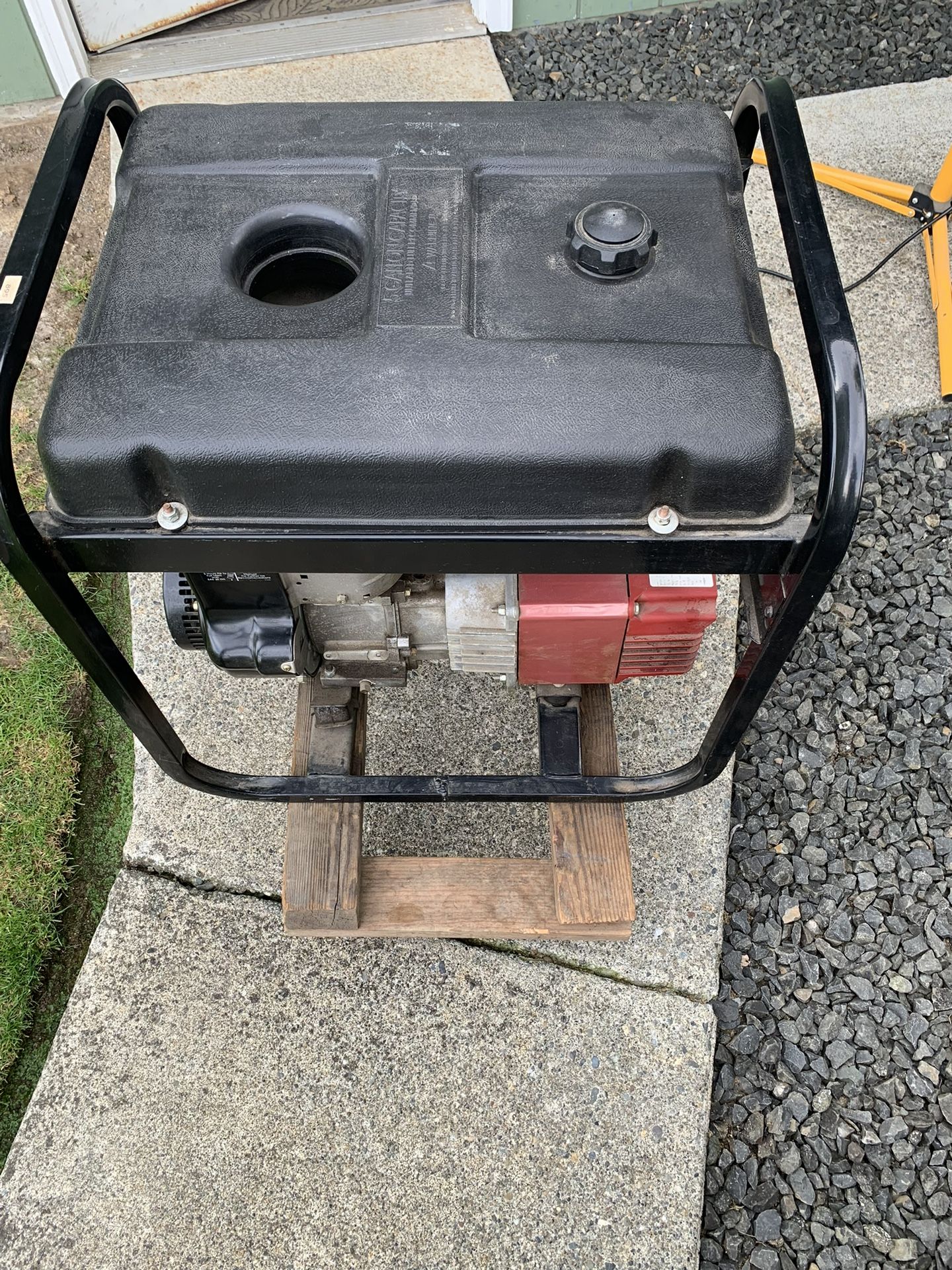 Coleman 5000 Watt Generator. for Sale in Edgewood, WA - OfferUp