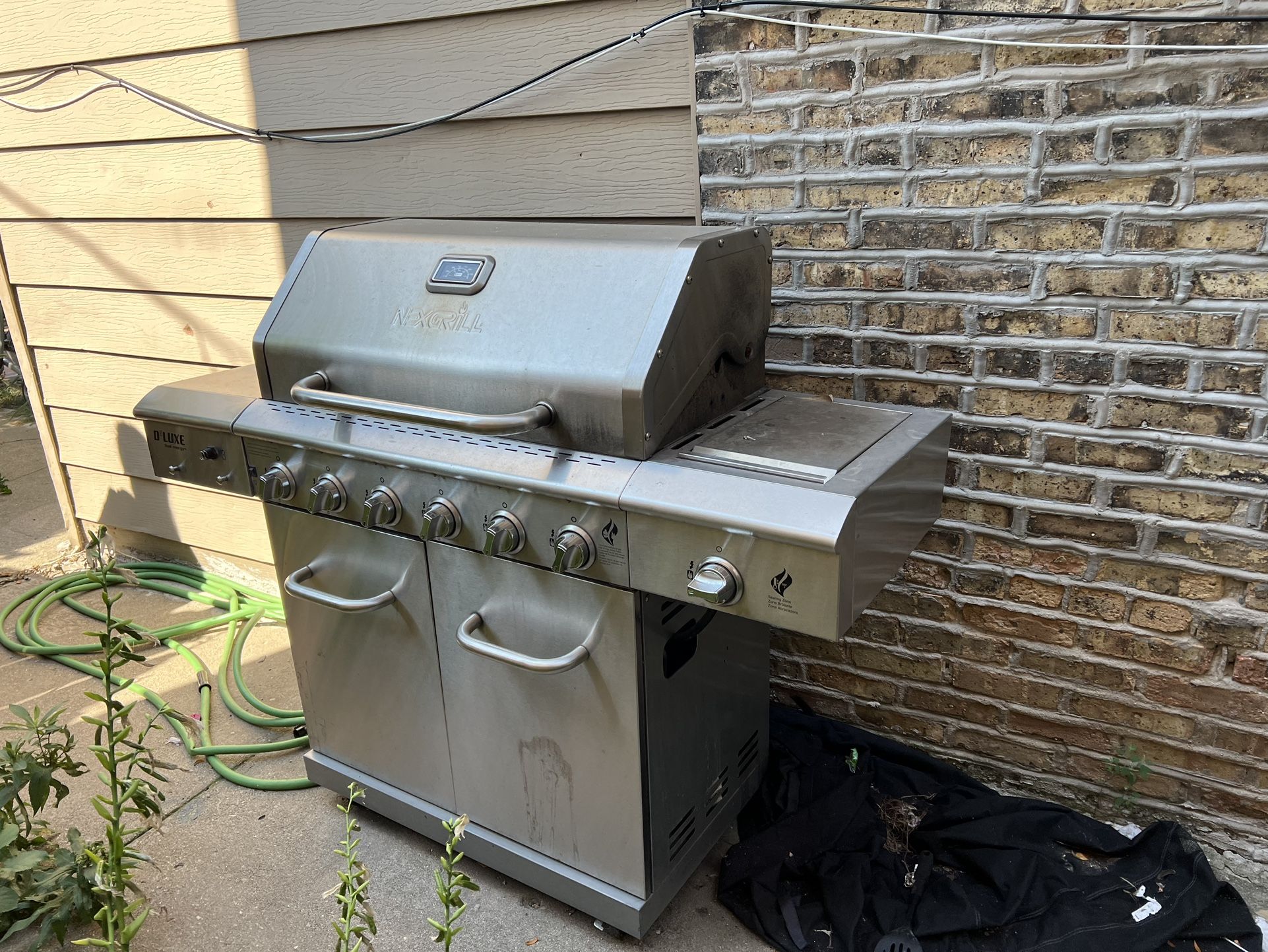 Nexgrill Deluxe Dual Energy 7-Burner Propane Gas Grill for Sale in ...
