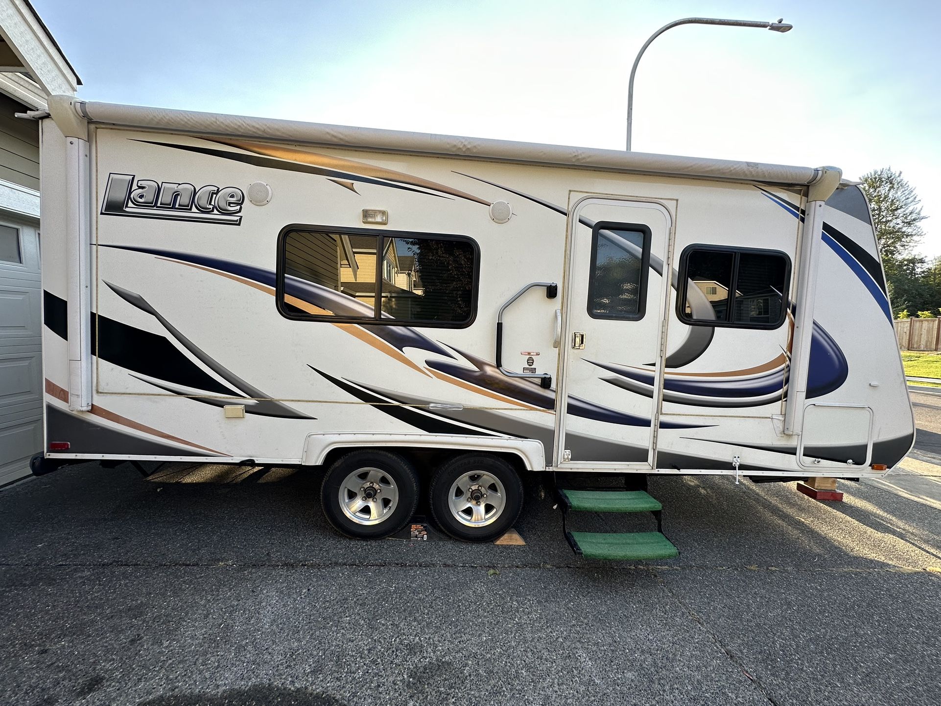 2010 Lance 1800 Camper Trailer for Sale in Federal Way, WA - OfferUp