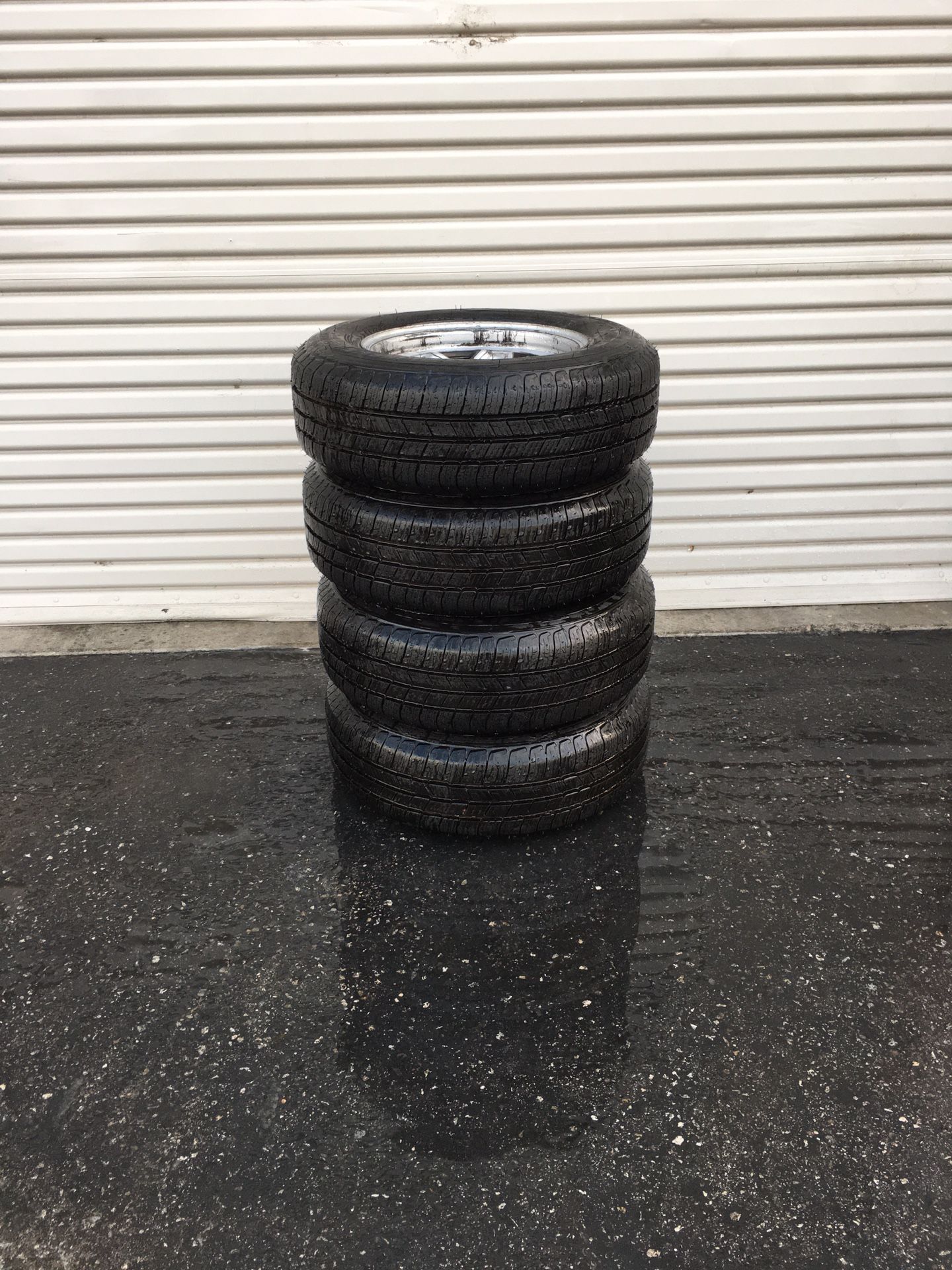 Michelin 195 70 R14 Size Tires * GREAT CONDITION for Sale in Rancho ...