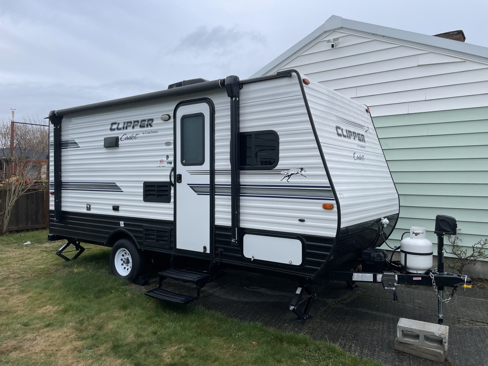 2019 Coachmen Clipper Cadet17BH for Sale in Buckley, WA - OfferUp