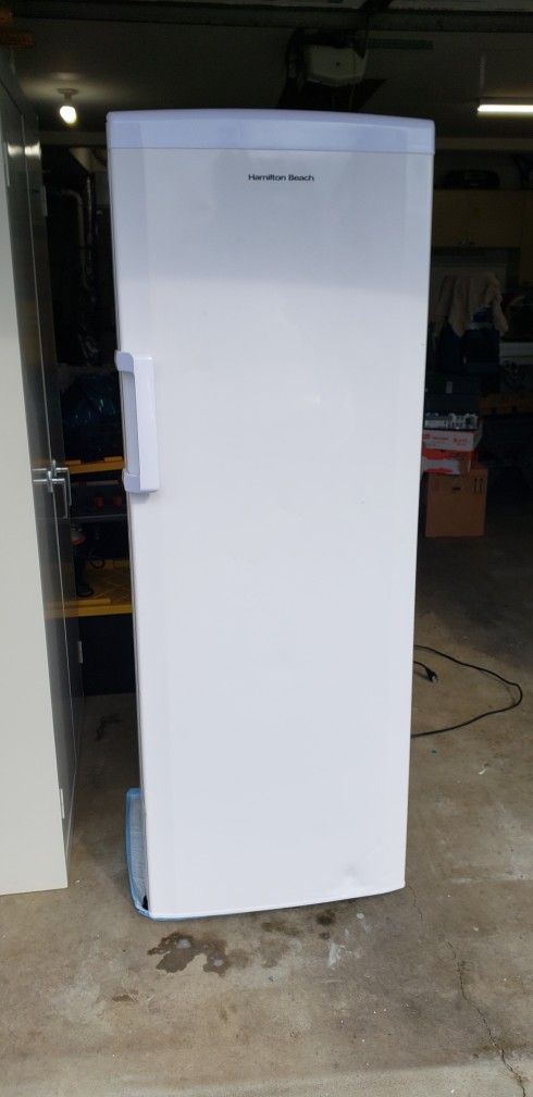 Hamilton Beach 11 Cu.ft. Upright Freezer Great Working Condition for ...