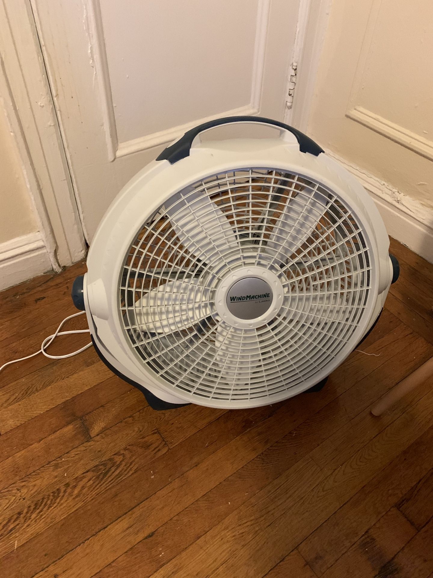 Lasko Wind Machine Fan for Sale in New York, NY - OfferUp
