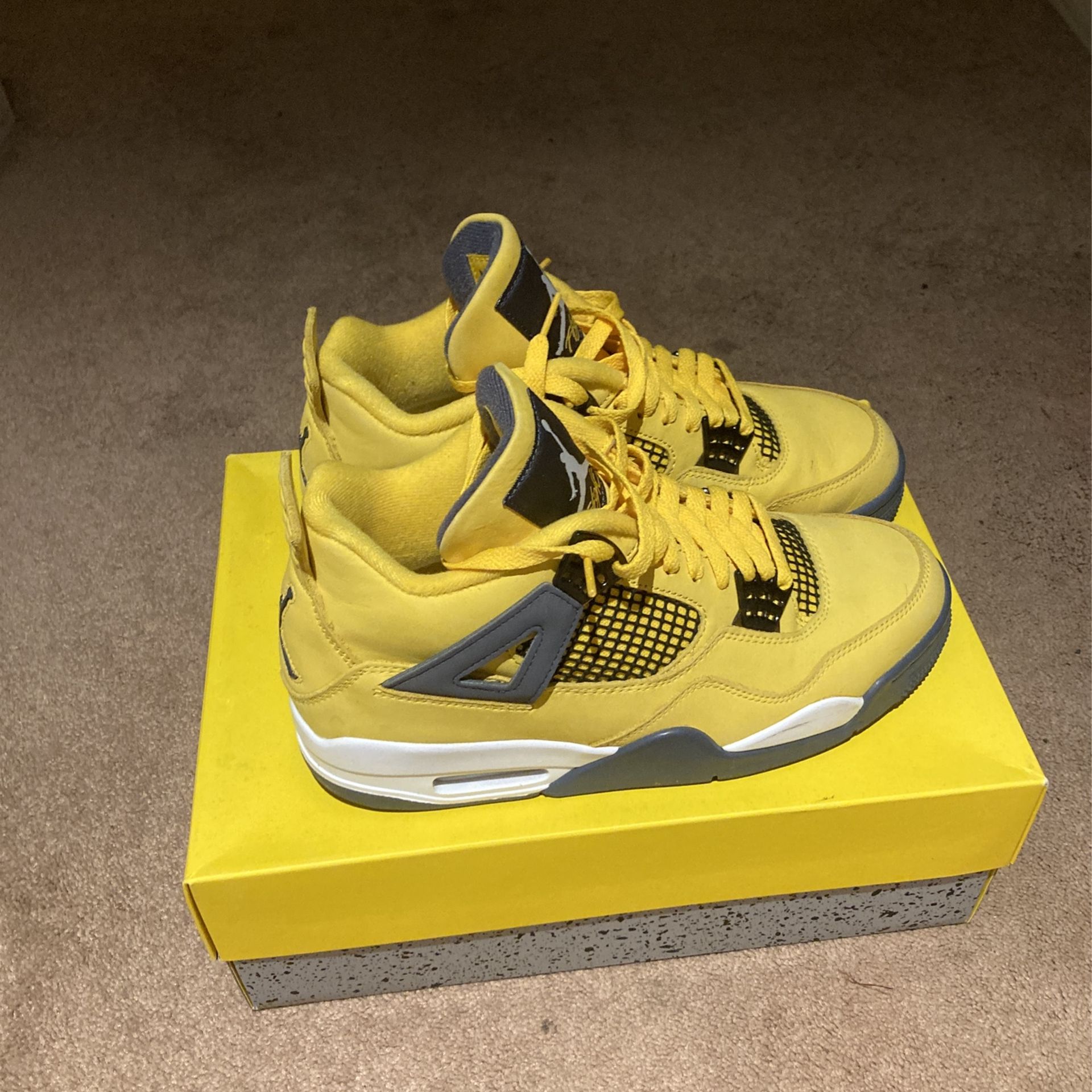 Lighting Jordan 4’s for Sale in Kirkland, WA - OfferUp