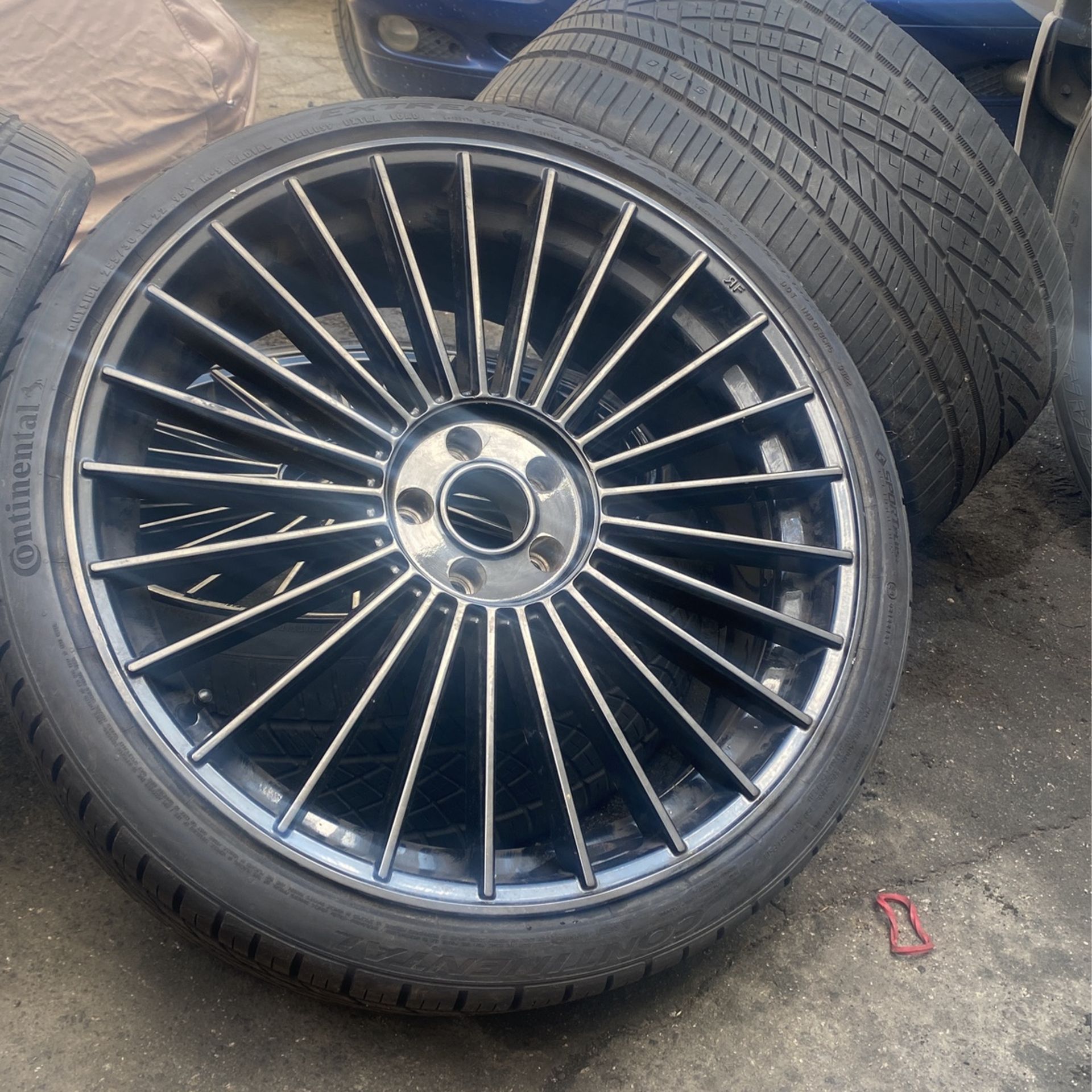 Used Road Force Luxury Staggered 22 Inch Wheels for Sale in Los Angeles ...