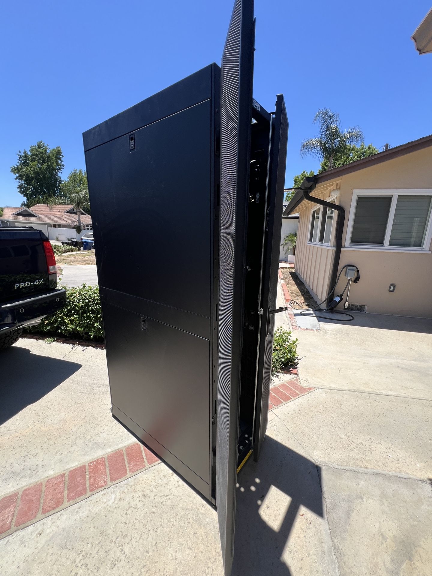 Tripp Lite SR42UB SmartRack Premium Enclosure Doors/Side Panels 42-Unit ...