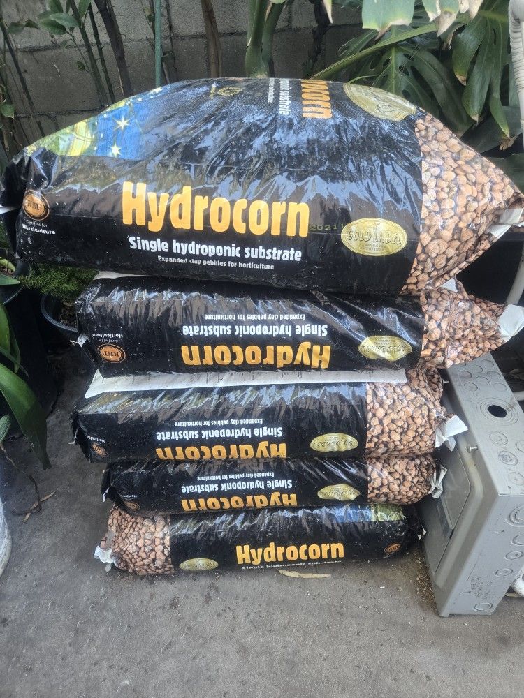 Hydrocorn Para El Jardin 5 Bags for Sale in Los Angeles, CA - OfferUp