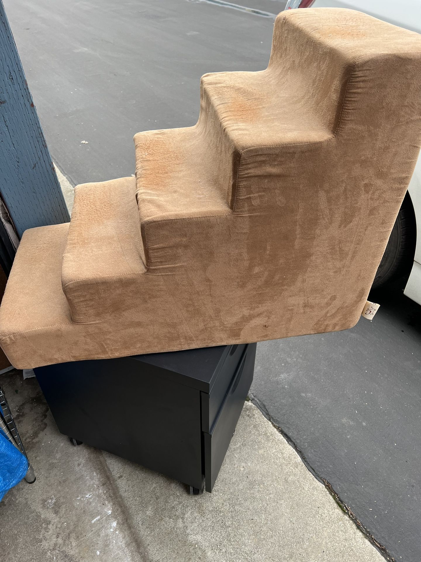 Dog/Cat Foam Stairs for Sale in Chico, CA - OfferUp