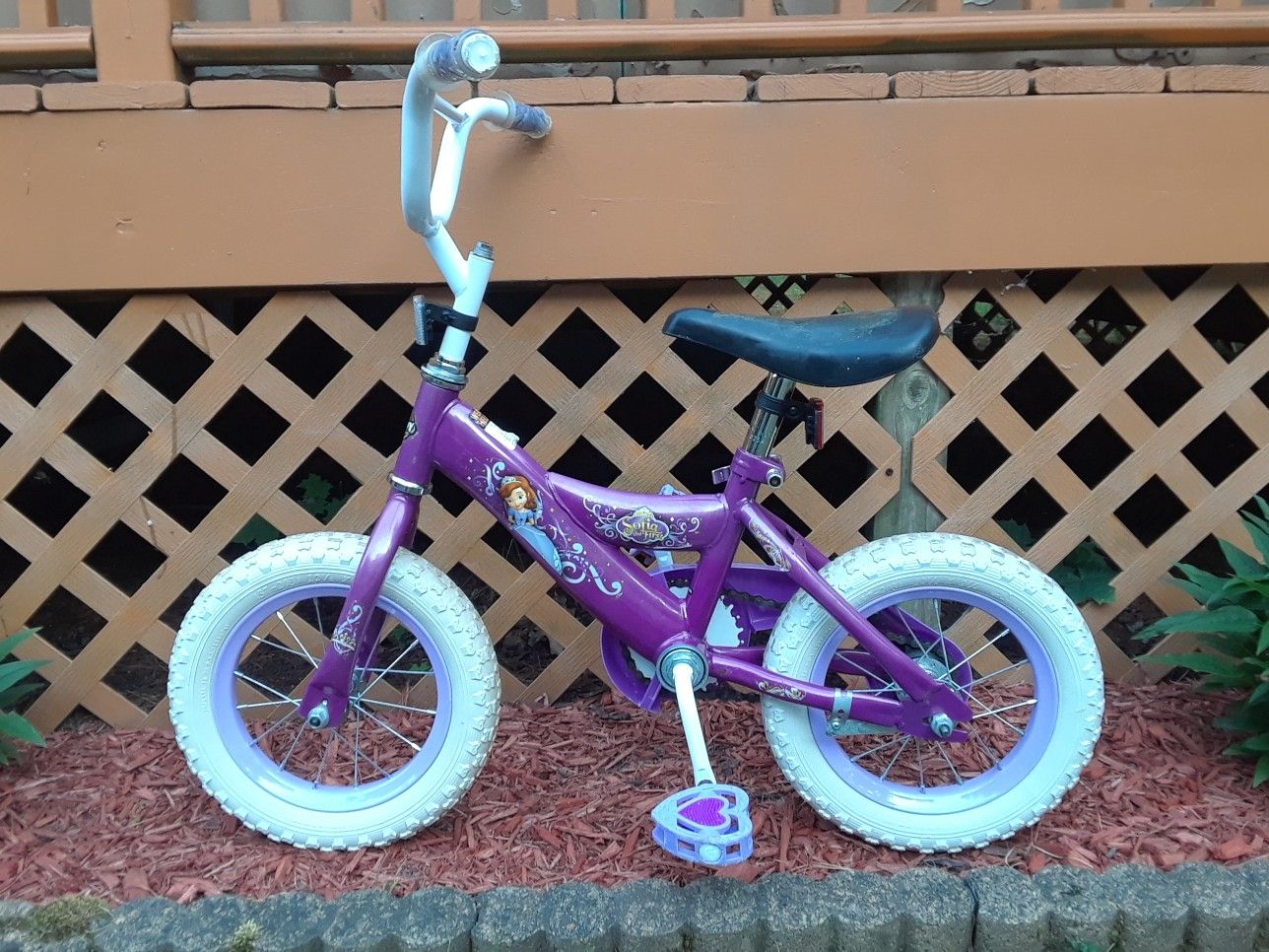 Small Girl's Princess Sofia Bike for Sale in Bristol, CT - OfferUp