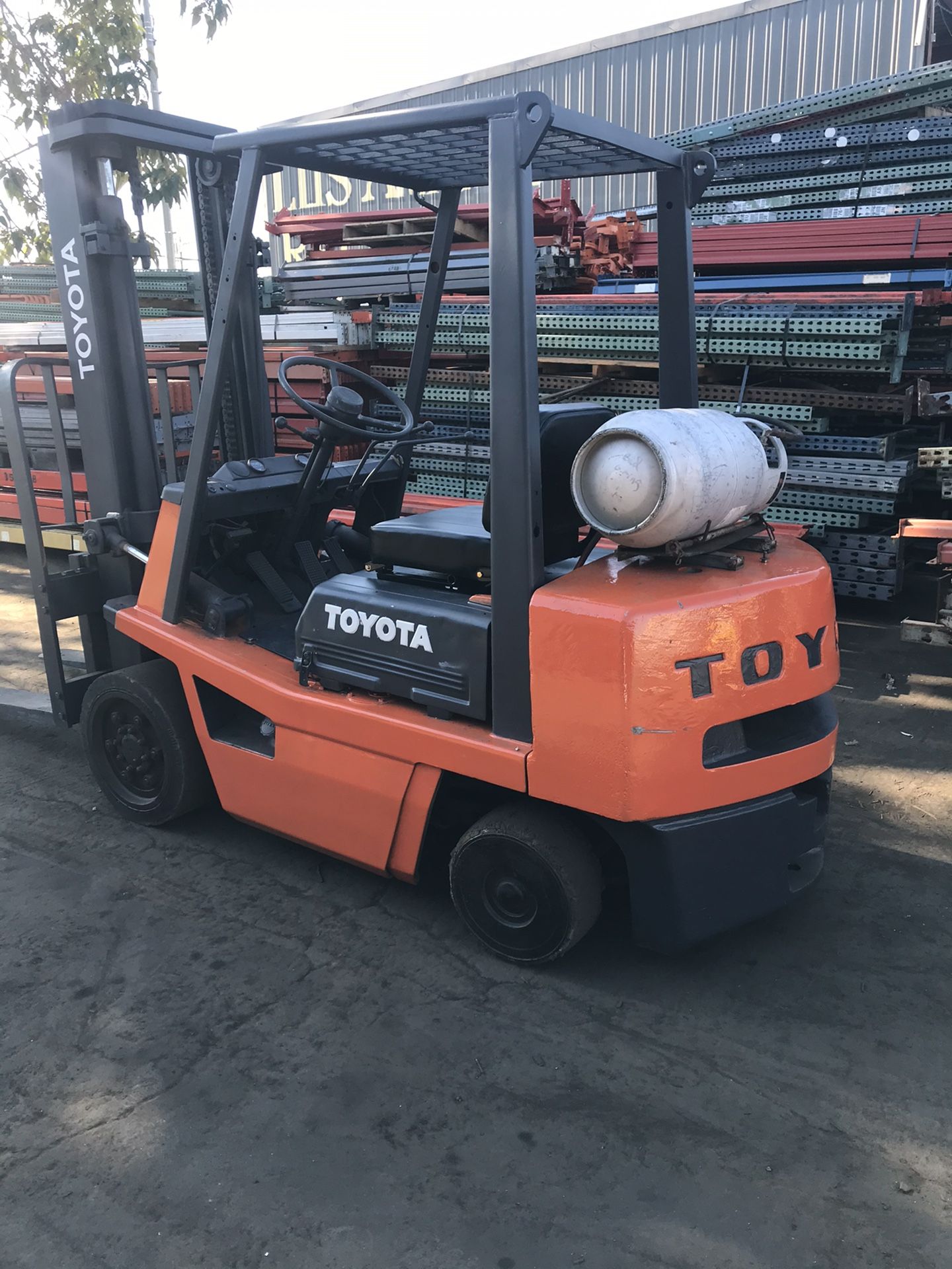 Toyota Forklift 6000 Lbs. for Sale in Los Angeles, CA - OfferUp