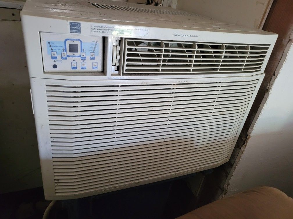 Frigidaire AC Window Unit for Sale in Houston, TX - OfferUp