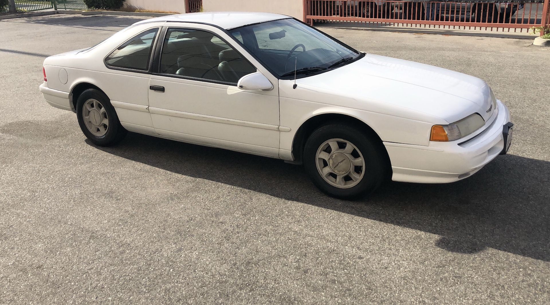 1993 Ford Thunderbird for Sale in Los Angeles, CA - OfferUp