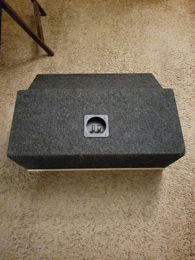 Subwoofer Box Corvette C5 for Sale in Manteca, CA - OfferUp