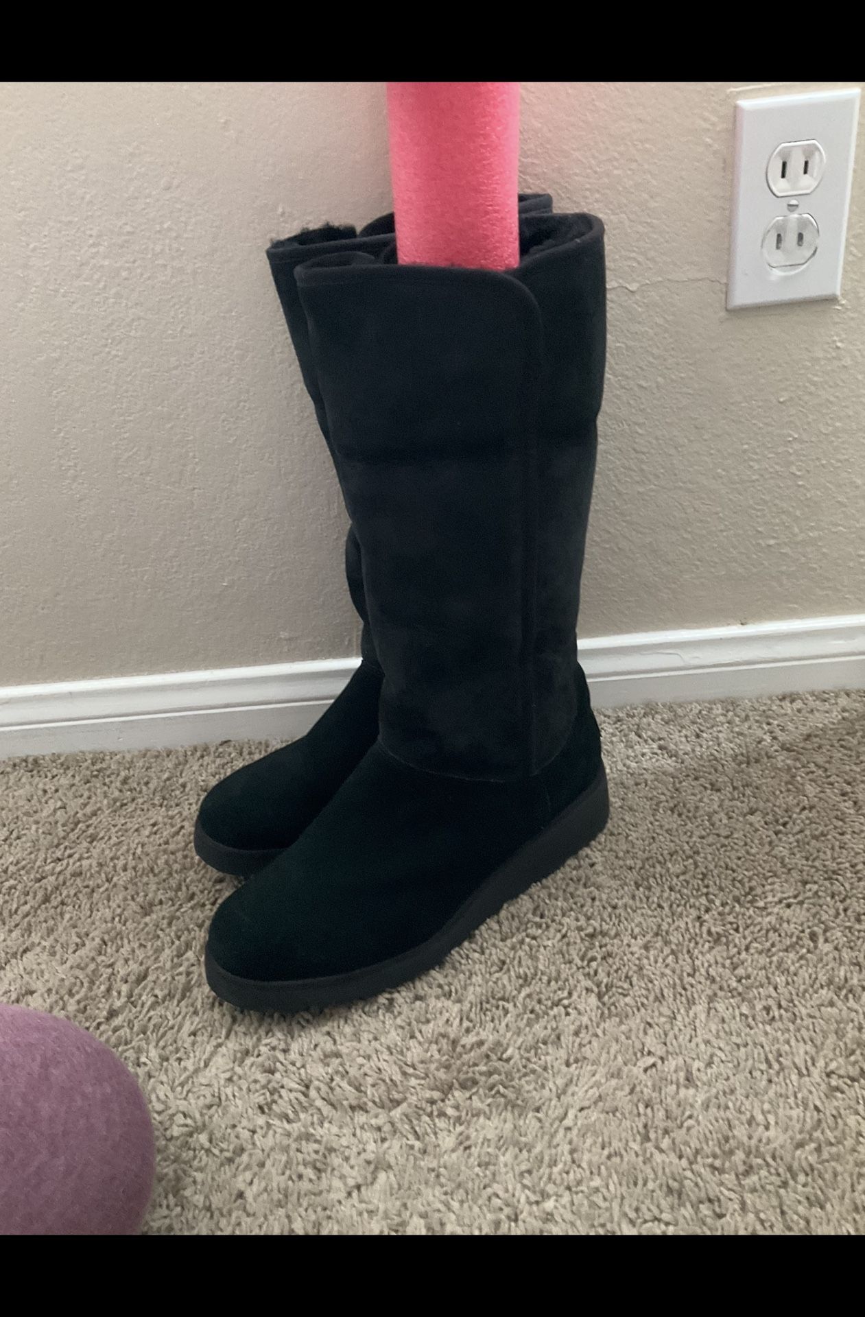 Ugg Kara Women Boots for Sale in Chula Vista, CA - OfferUp