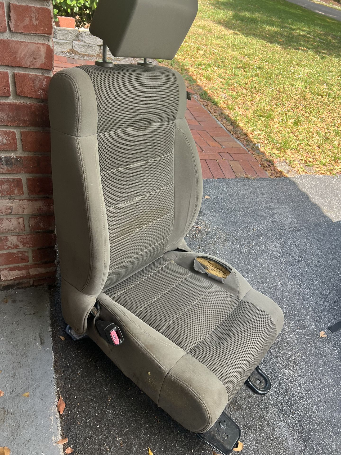 Jeep Wrangler Driver Seat 2007 for Sale in Pompano Beach, FL - OfferUp