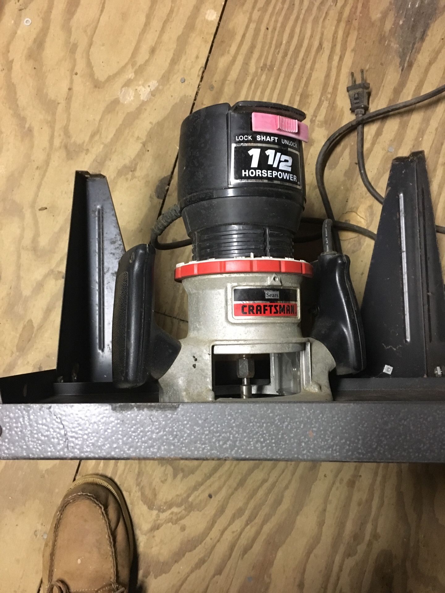 Craftsman 1.5 HP Router with table for Sale in Hiram, GA - OfferUp