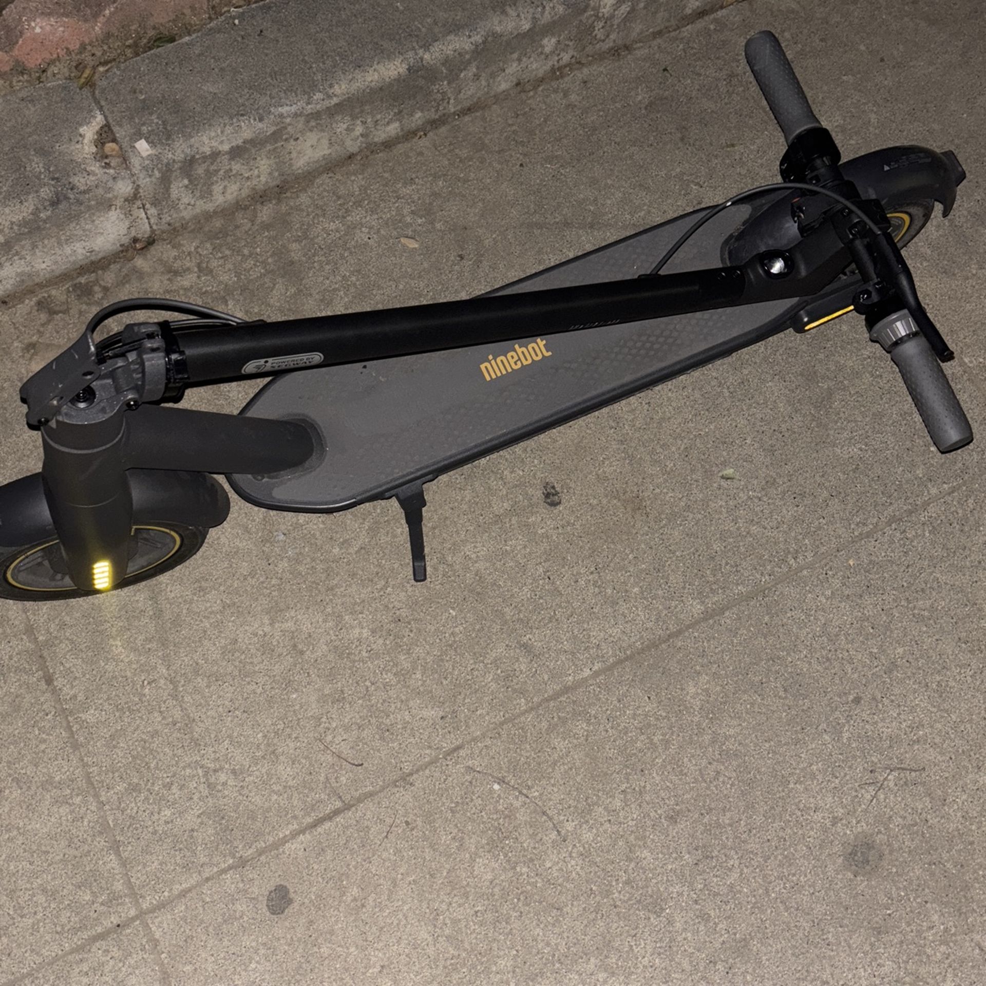 Segway Ninebot MAX G30P Electric Scooter for Sale in Santa Ana, CA ...