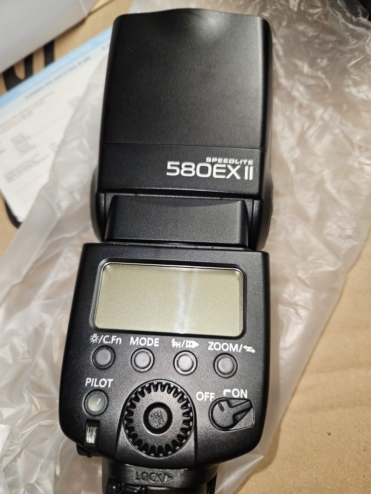 Like New Canon FLASH Speedlite 580 EX II for Sale in Edgewood, WA - OfferUp