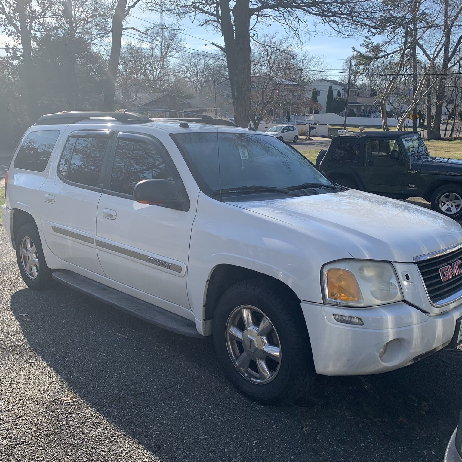 2005 Gmc Envoy Xl White