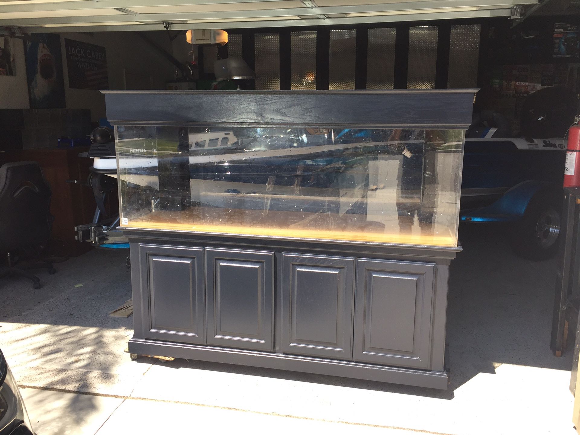 180 gallon acrylic fish tank aquarium for Sale in Fontana, CA - OfferUp