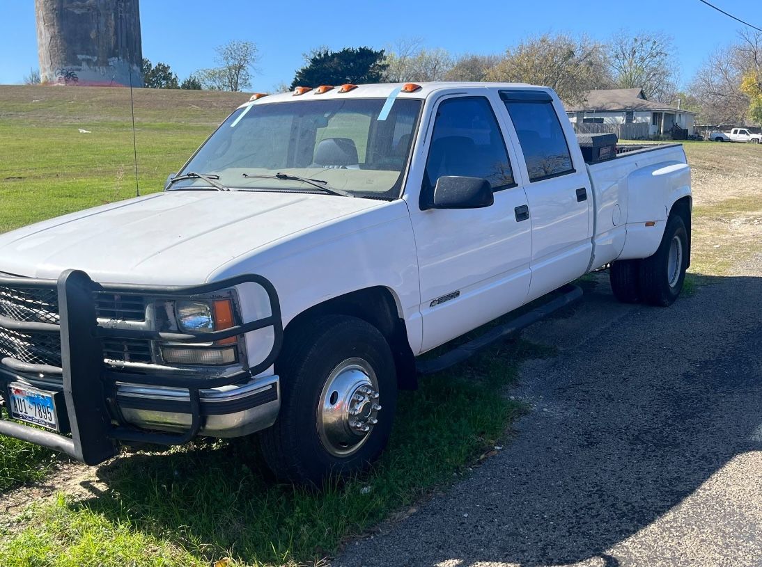 2000 Chevrolet 3500 pick up for Sale in Morgans Point, TX - OfferUp