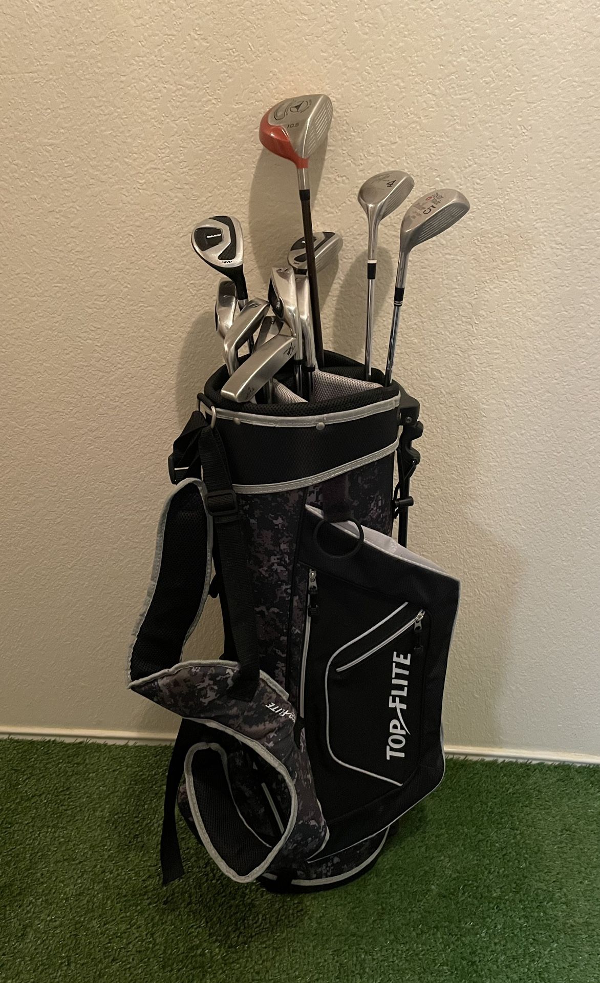 TaylorMade Top Flite Golf Club Set w/Top Flite Bag (RH) for Sale in ...