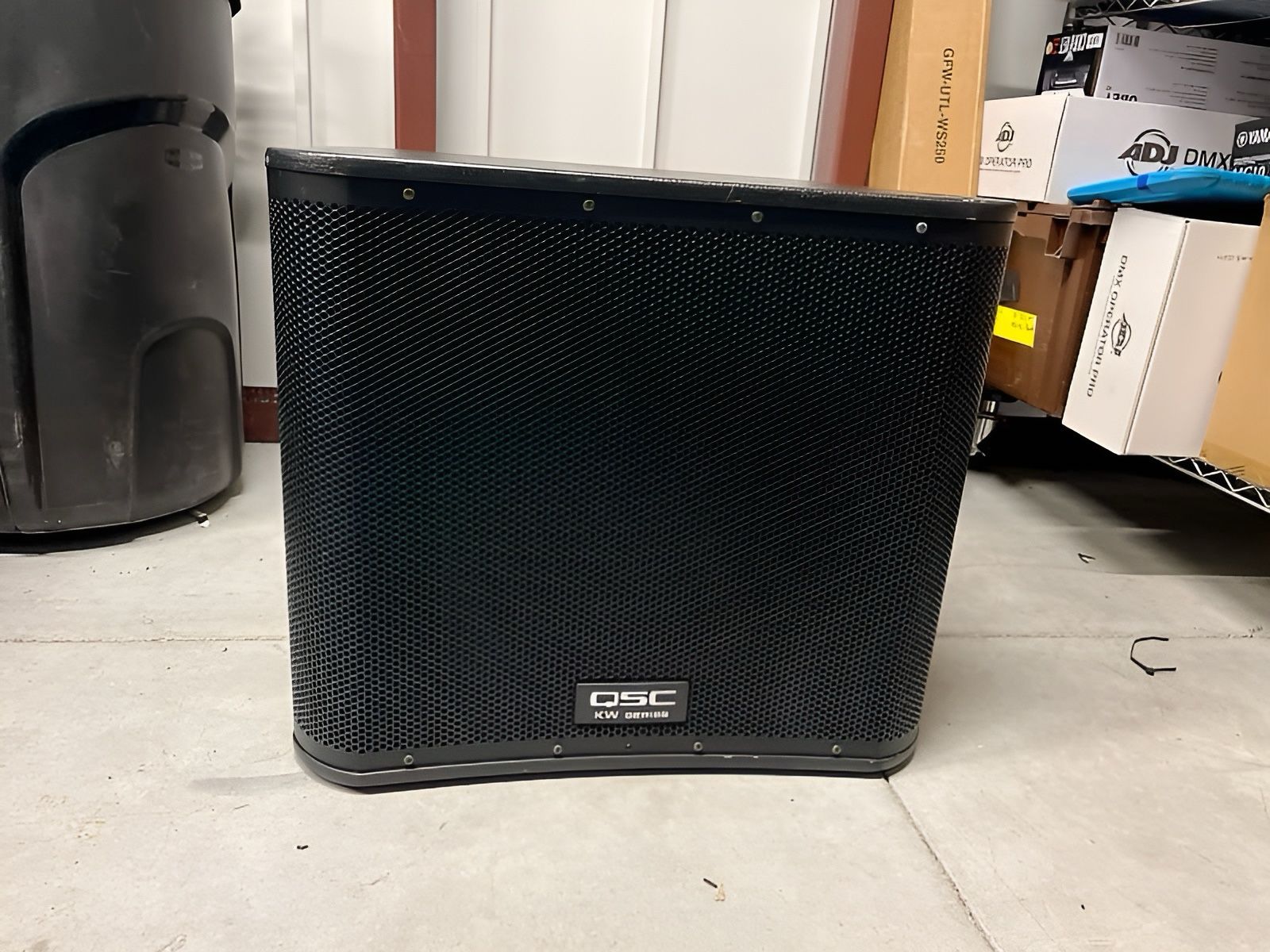 X1 QSC KW181 SUB WITH QSC BAG! for Sale in Hawthorne, CA - OfferUp
