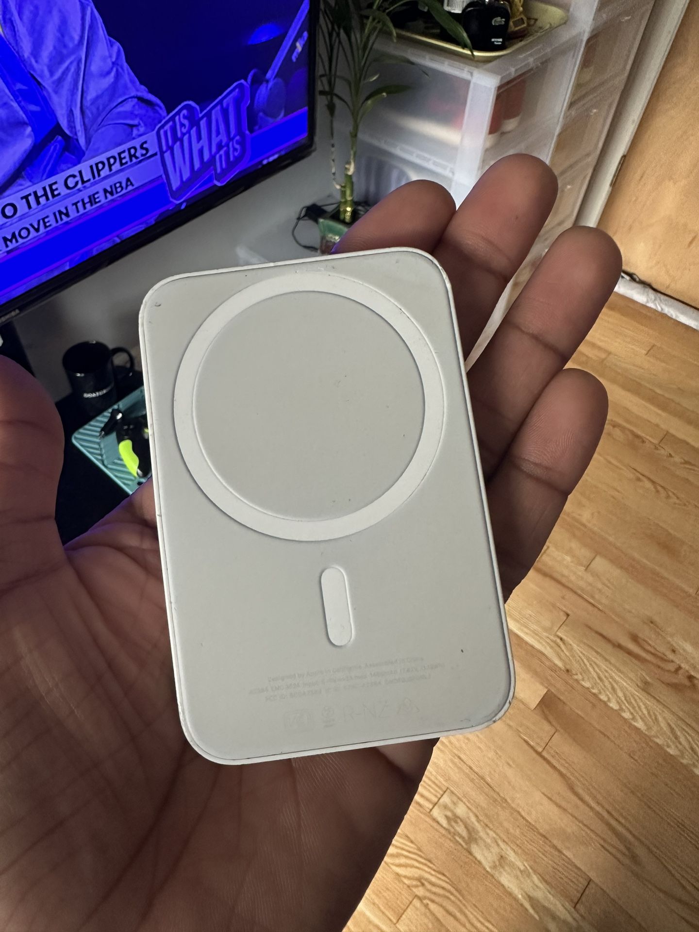 Apple Mag Safe Charger for Sale in New York, NY - OfferUp