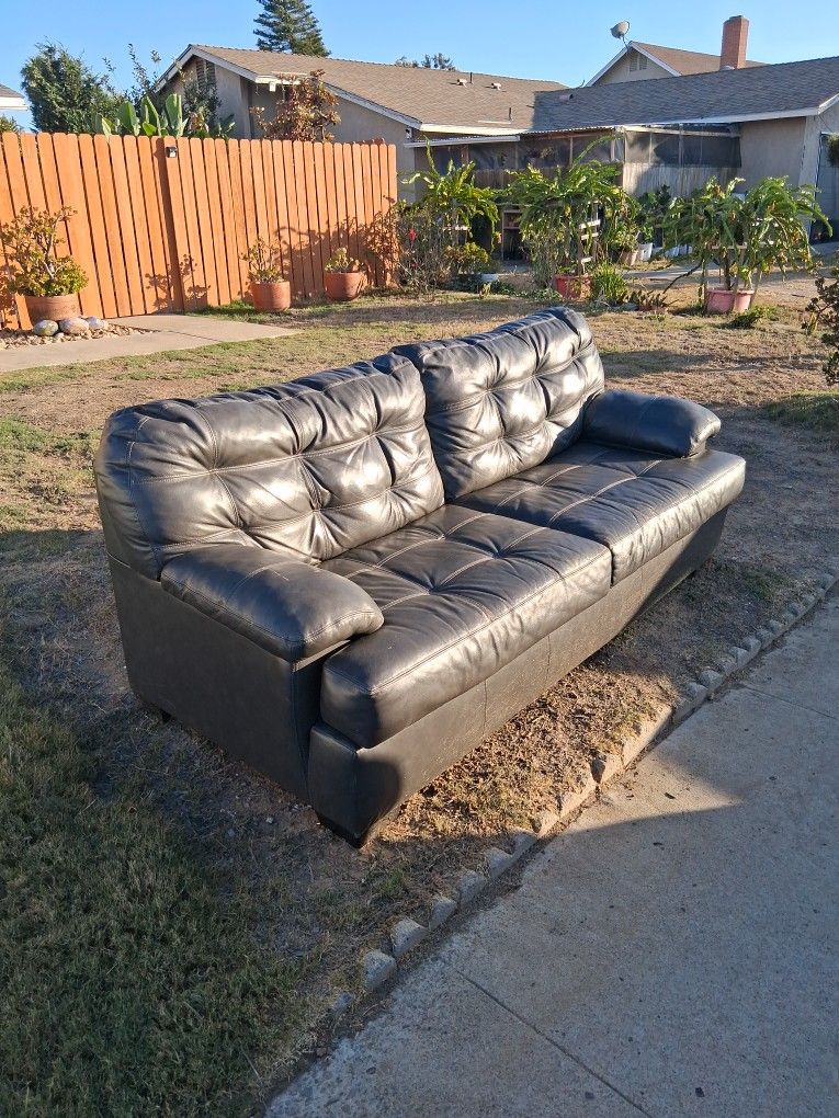 Couch for Sale in San Diego, CA - OfferUp
