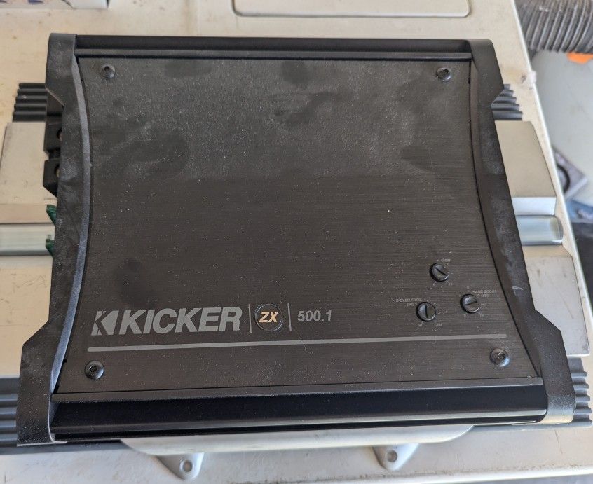 12" Kicker Subs, 500w Sub Amp, 111w Amp - Info Below for Sale in Ewa ...