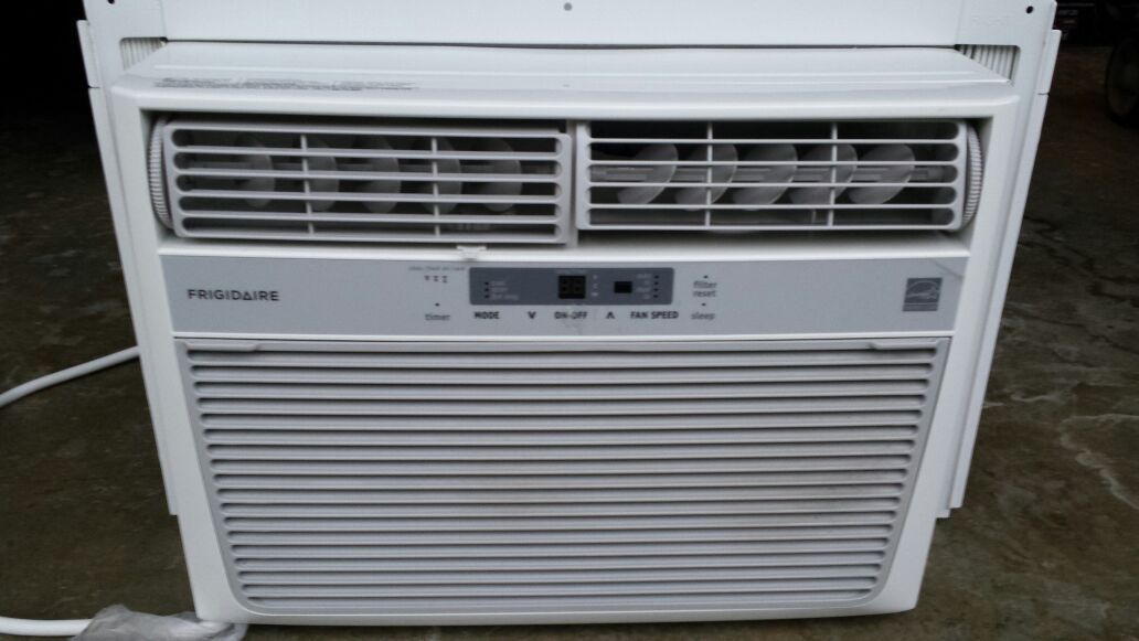 Frigidaire 6000 Btu 216 Sq Ft 115 Volt Window Air