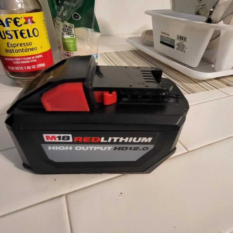 Milwaukee M18 HO 12AH battery for Sale in Paramount, CA - OfferUp