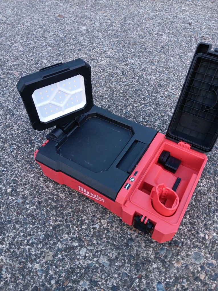 Milwaukee M12 Packout LED Light 2356-20 Almost New Condition. Many ...