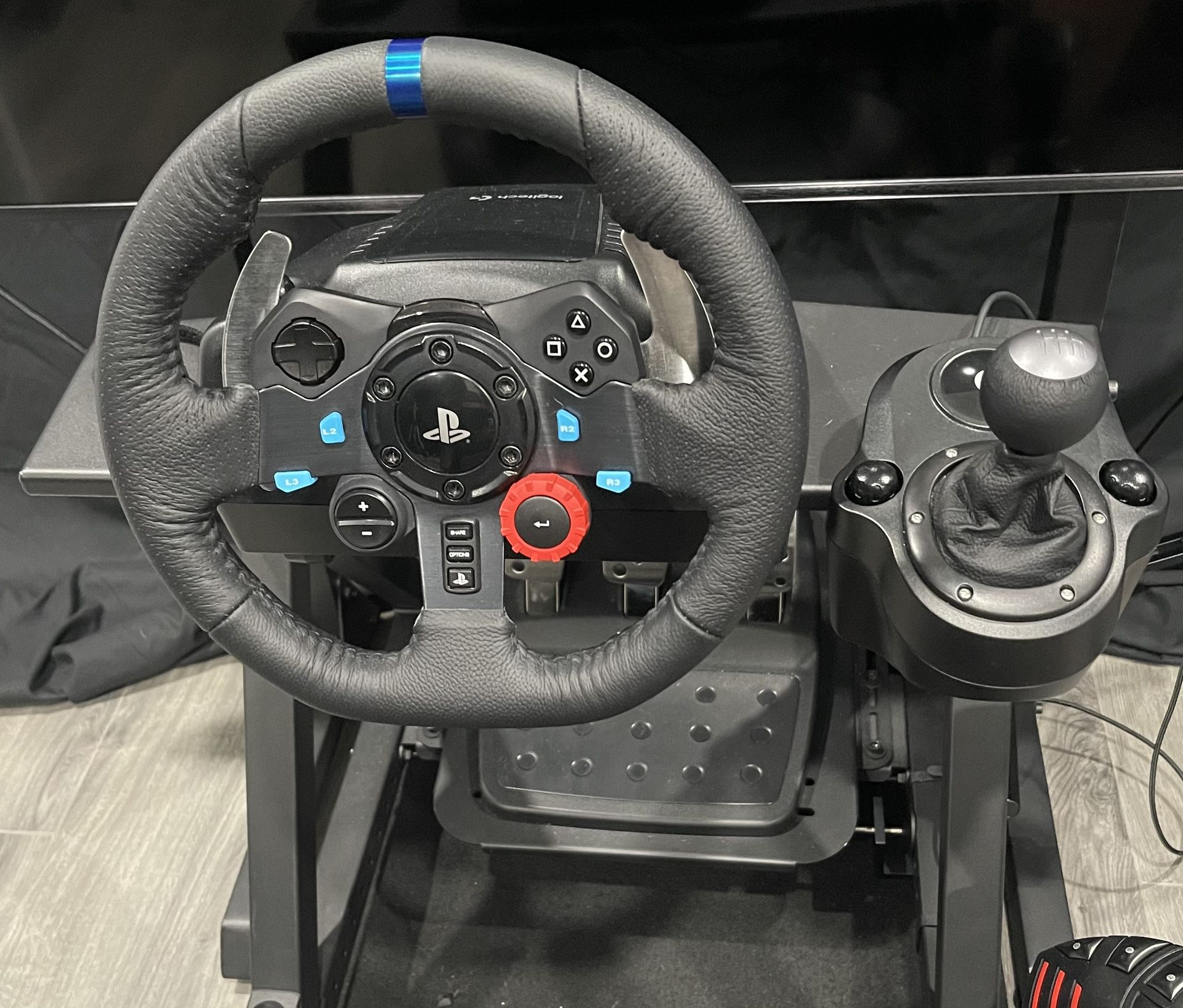 Logitech G29 Racing Wheel, Pedals, And Shifter for Sale in Miami, FL ...