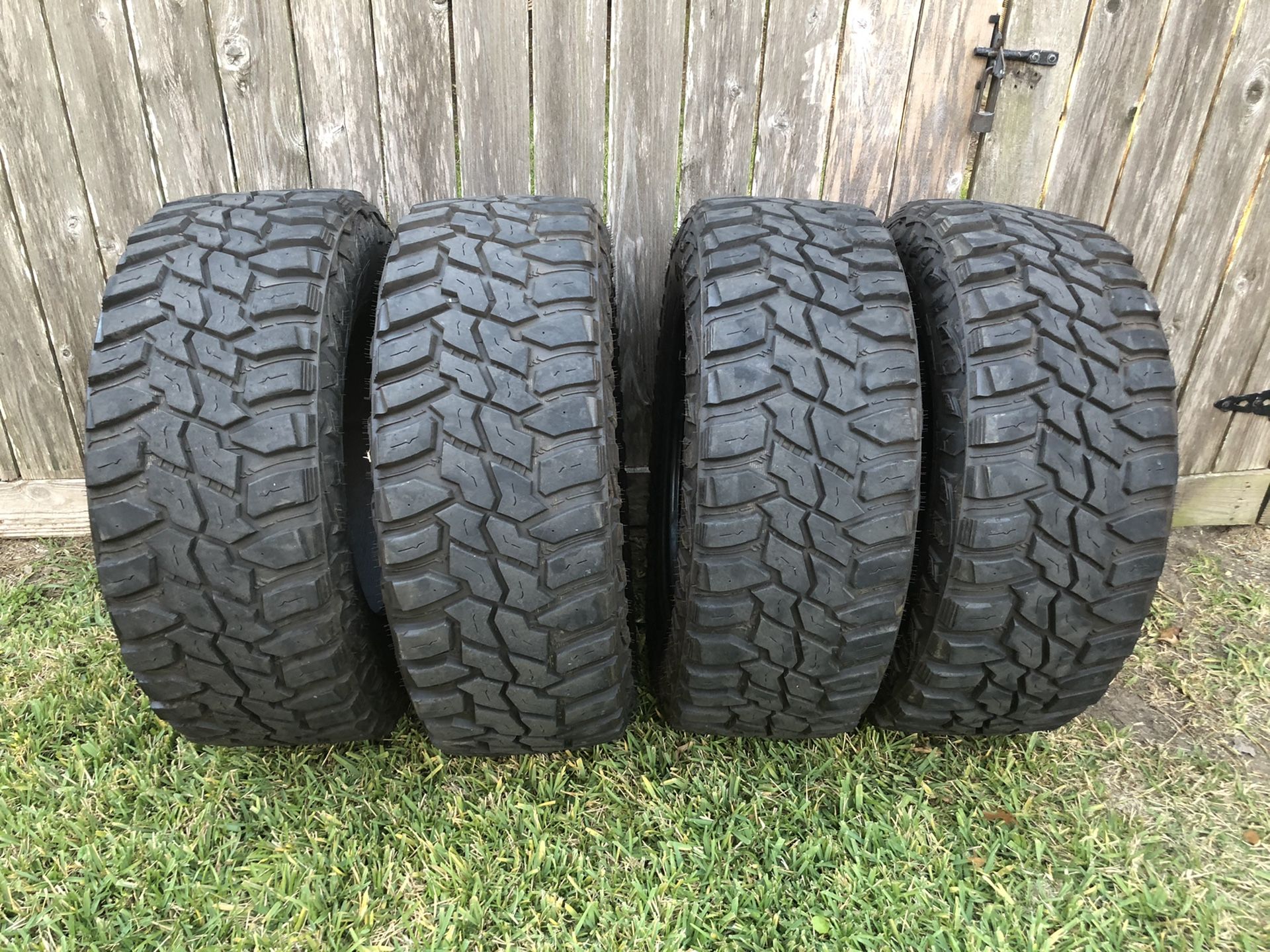 4 mastercraft mxt barely used 37x13.5x20 tires for Sale in Friendswood ...