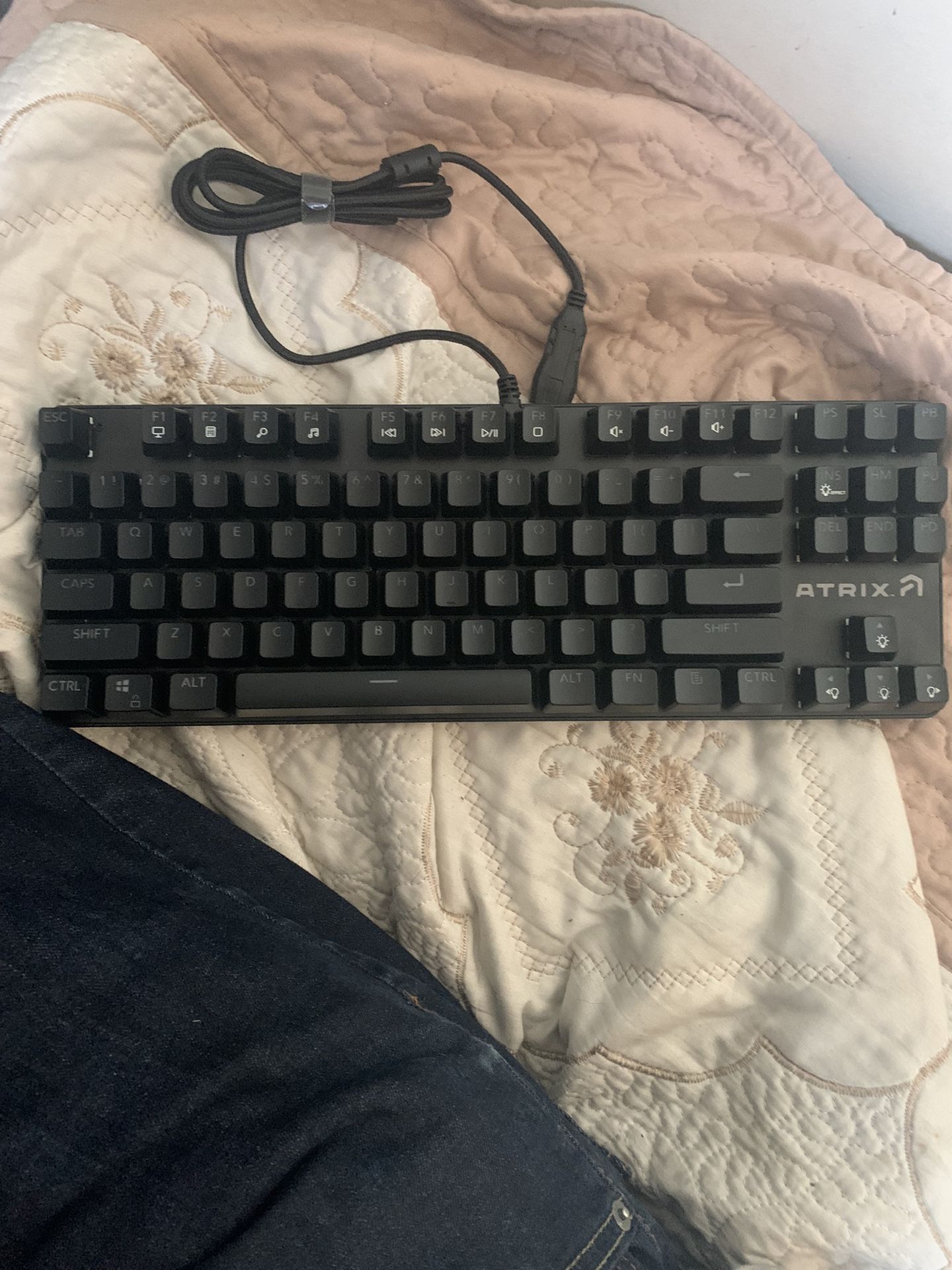Atrix Gaming Keyboard for Sale in Los Angeles, CA - OfferUp