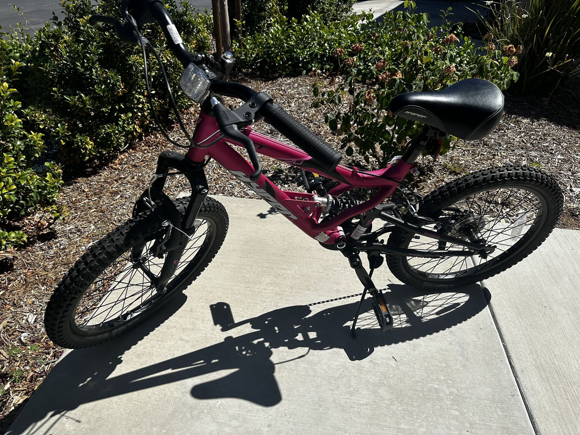 Hyper Bicycle 20" Girls Swift Mountain Bike, Kids, Magenta for Sale in ...