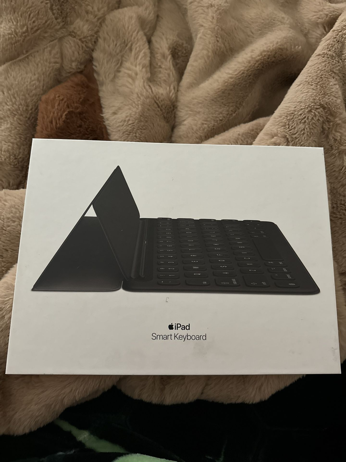 iPad Smart Keyboard for Sale in Fresno, CA - OfferUp