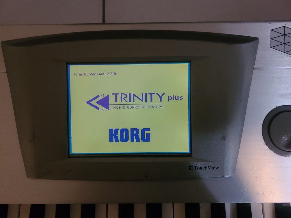 KORG TRINITY Plus 61-key 32-voice Polyphonic Synthesizer Music ...