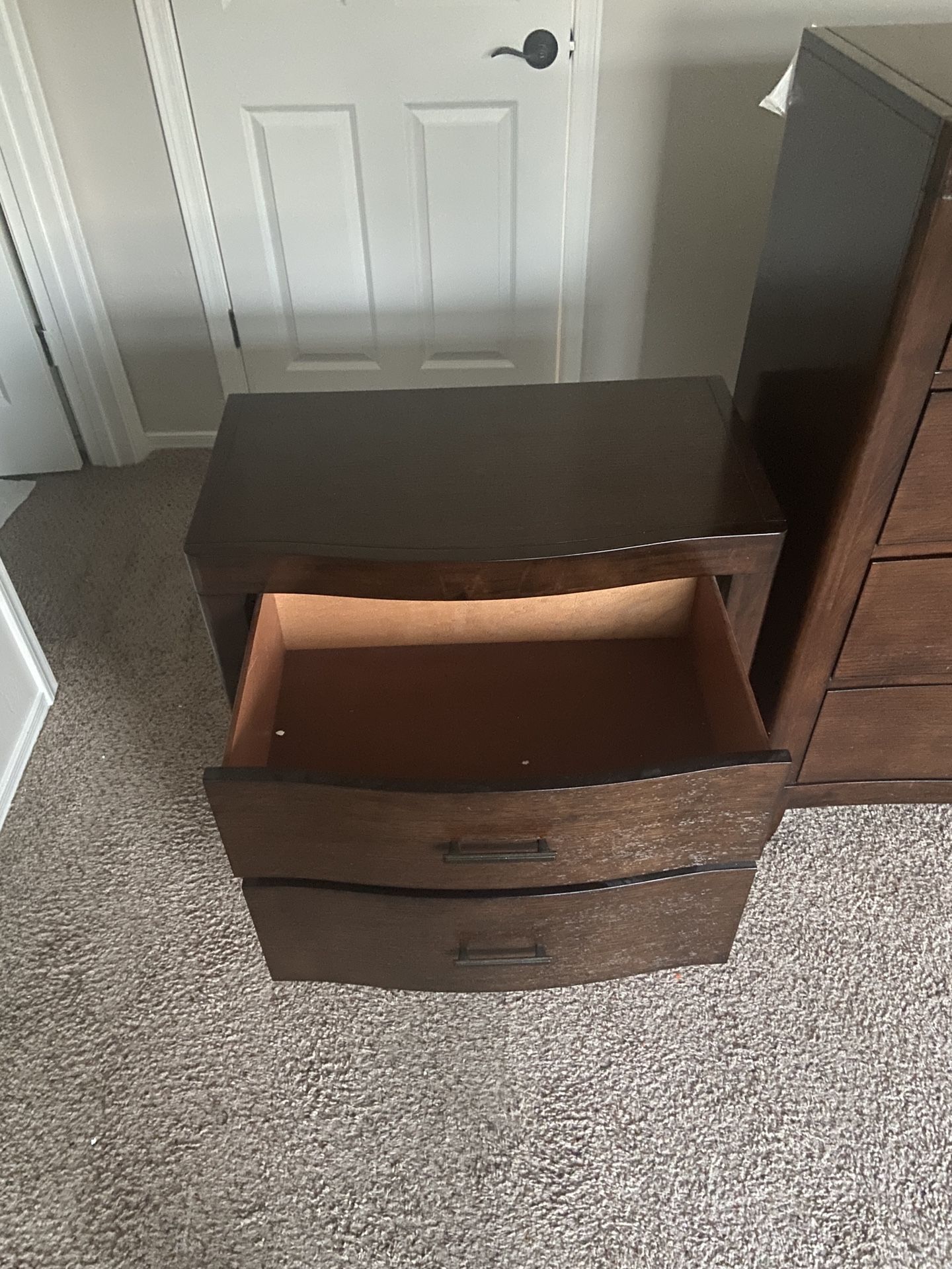 Stratford manoticello nightstand store