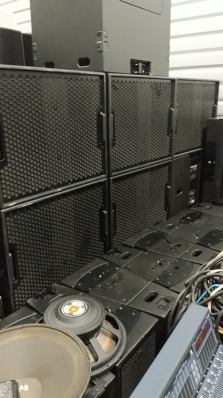 Turbosound TFA-600H 3-WAY LINE ARRAY(24) & TFA-600L (12) for Sale in Winter Garden, FL - OfferUp