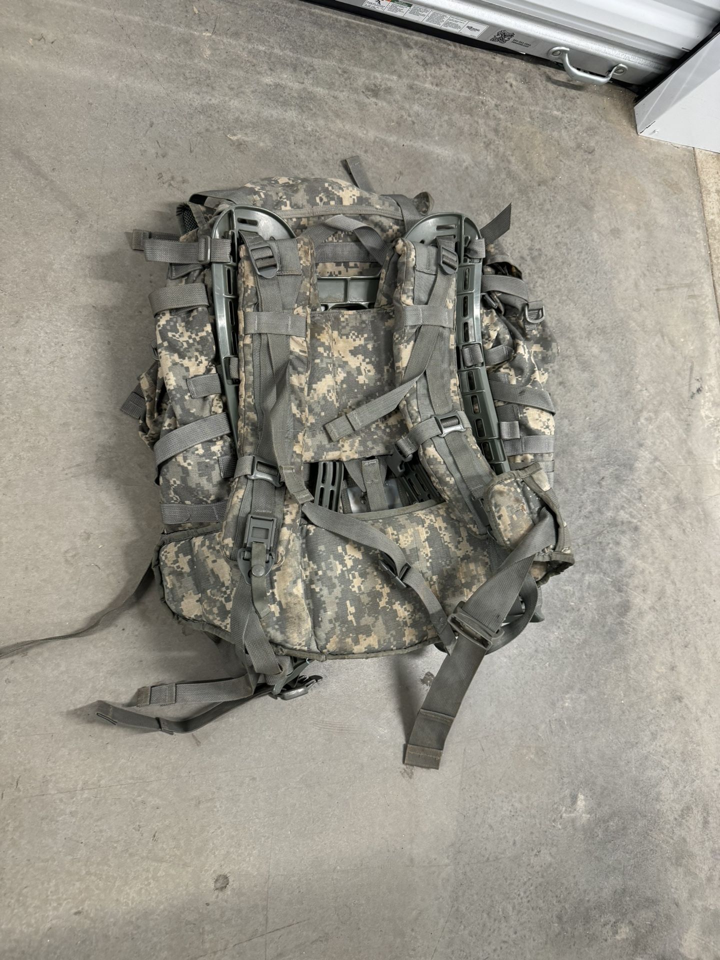 US Military Genuine Issue ACU digital Mollee II Large Ruck Sack With ...