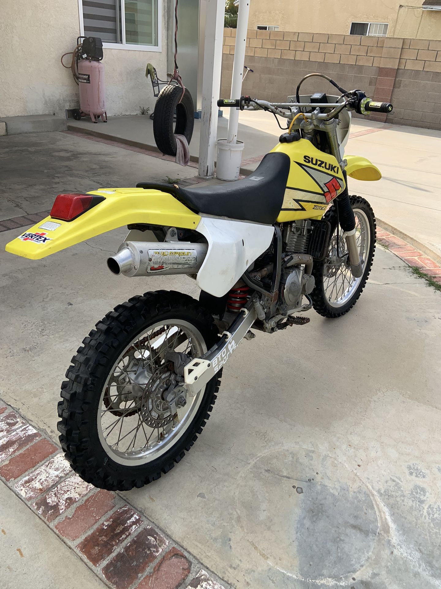 Suzuki DRZ 250 for Sale in Anaheim, CA - OfferUp