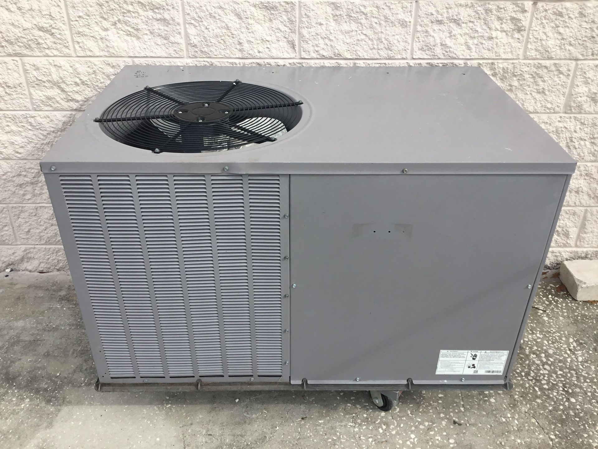 5 Ton Carrier (ICP) S/C w/Heat Package Unit 410A for Sale in Largo, FL ...