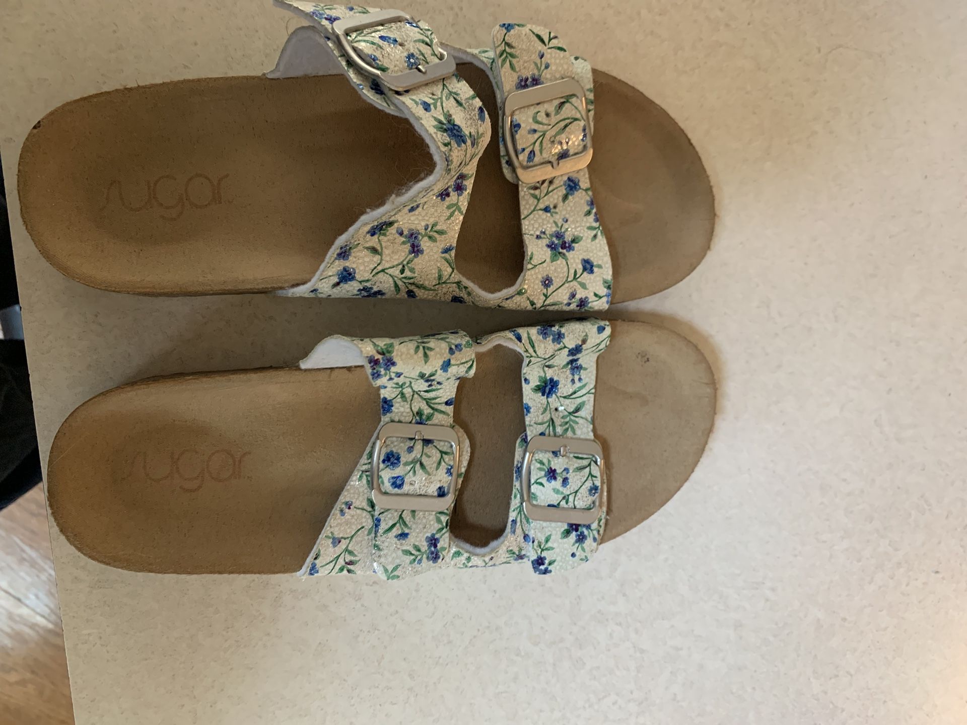 Nice Size 6 Sandals. Be Summer Ready!! for Sale in Harrisonburg, VA ...