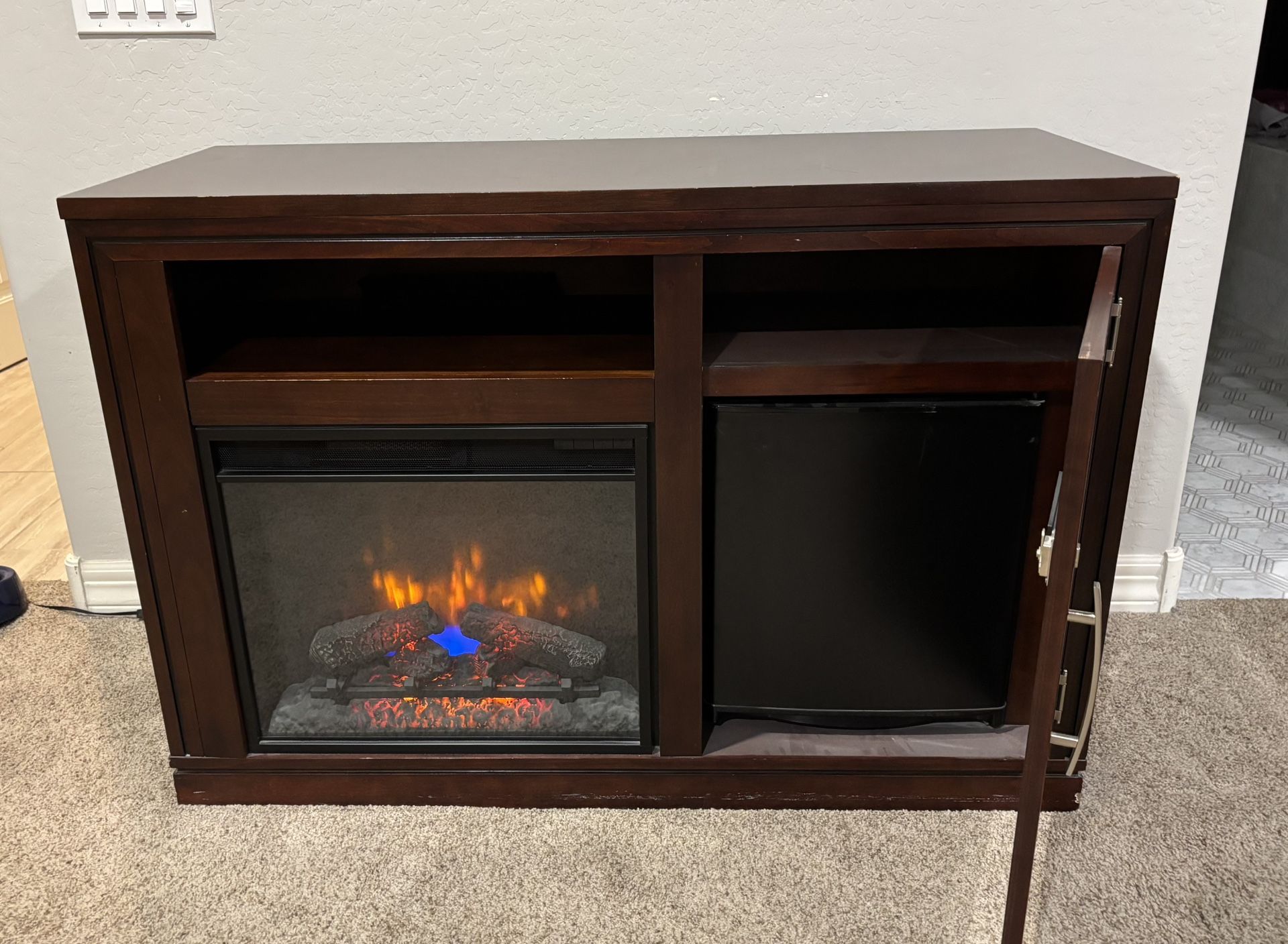 Electric Fireplace /Mini Fridge Combo for Sale in Gilbert, AZ - OfferUp