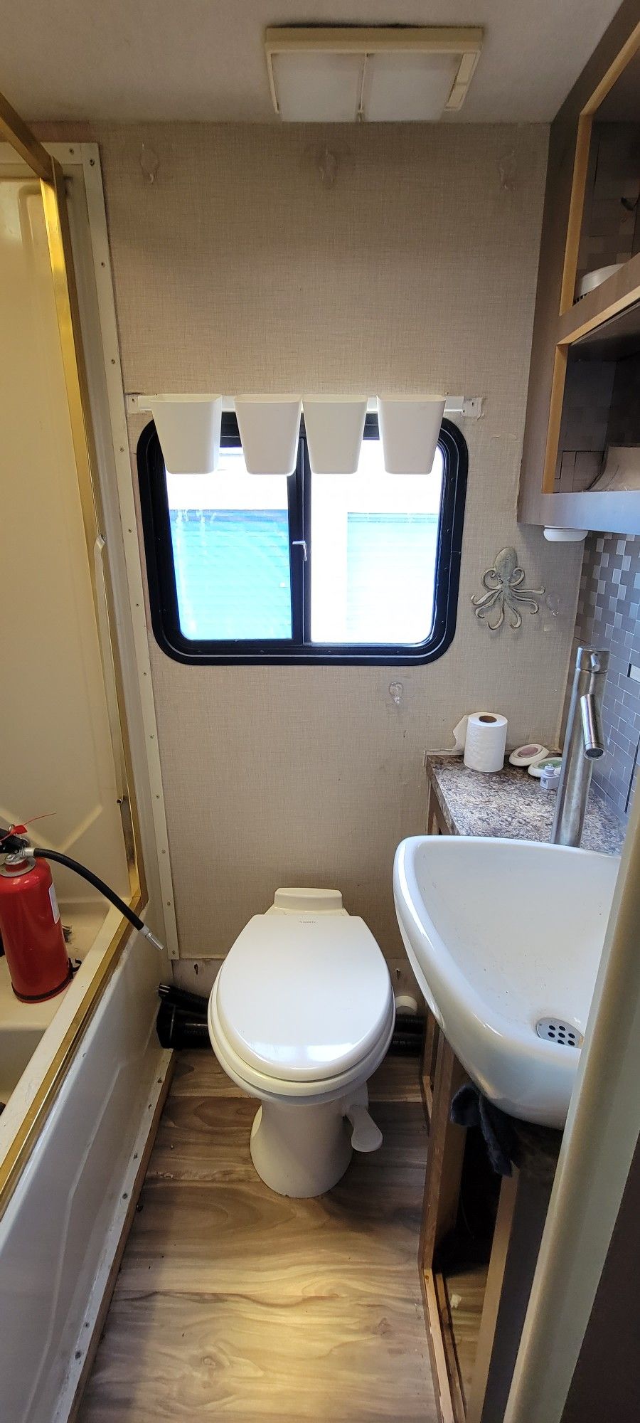 92 damon challenger for Sale in Mount Pleasant, SC - OfferUp