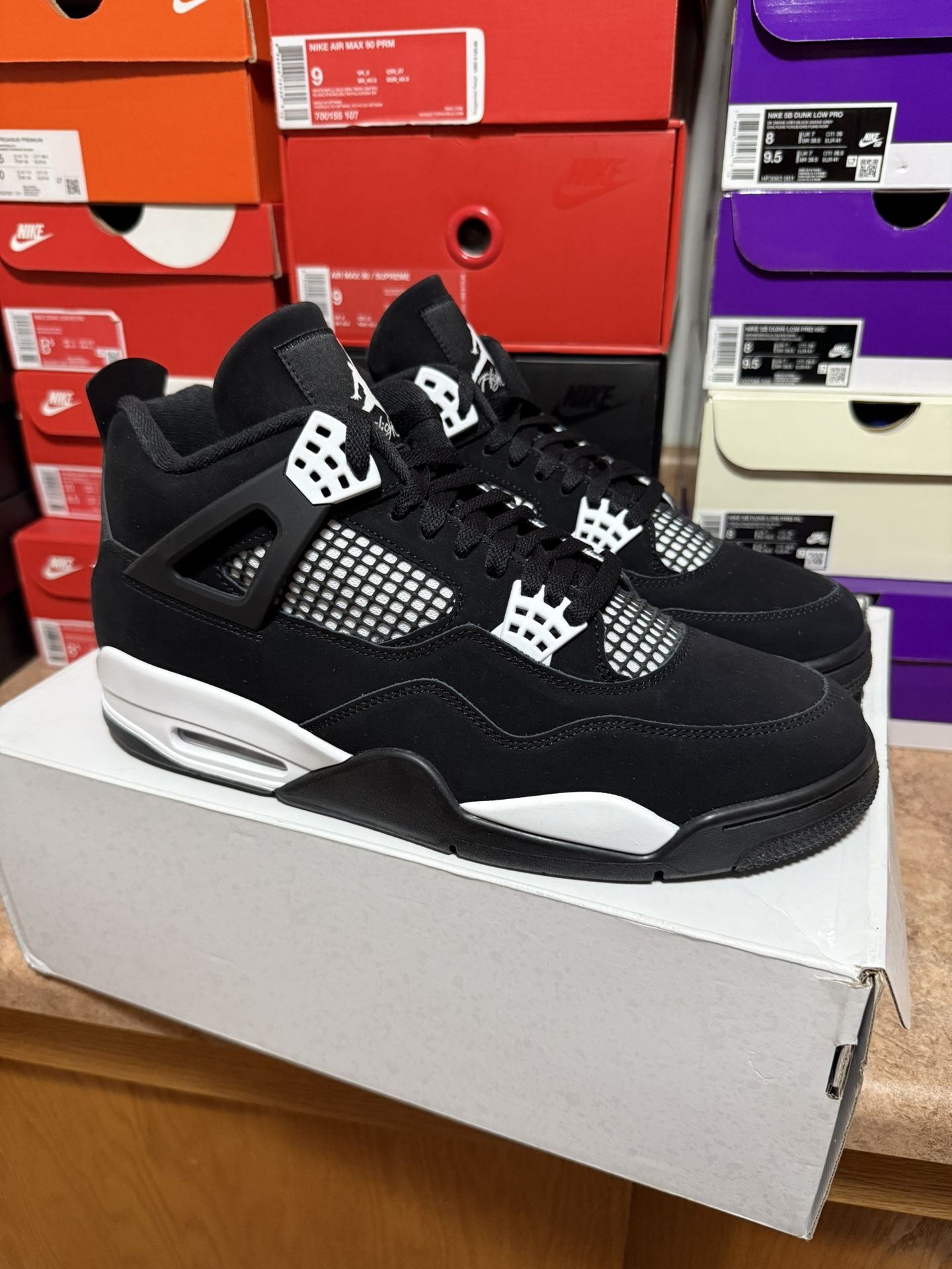 NIKE AIR JORDAN 4 WHITE THUNDER Sz 12 DS for Sale in Chicago, IL - OfferUp