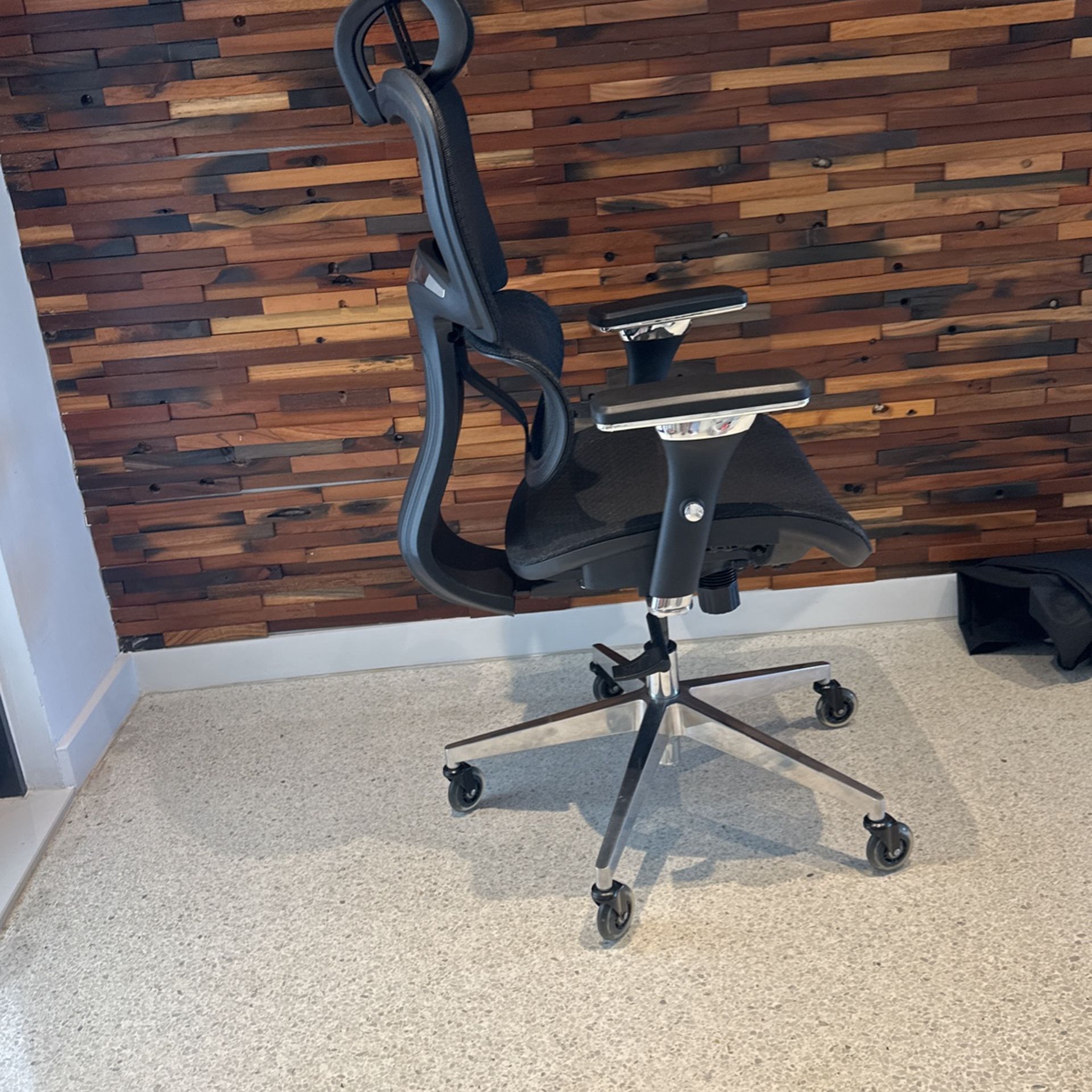 Ergo Office Chair for Sale in Oakland Park, FL - OfferUp